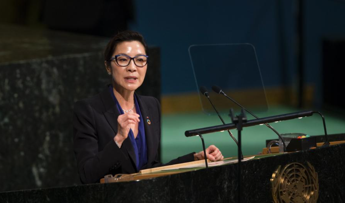 史上第二位！华裔女星杨紫琼金球奖封后